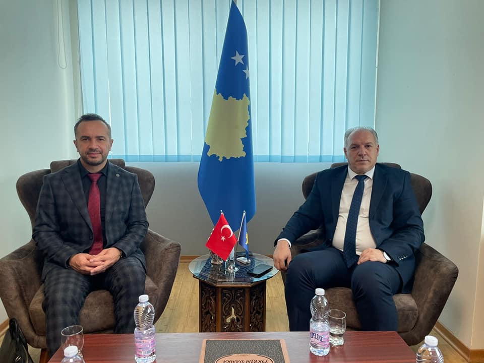 BAKAN DAMKA, MAARİF OKULLARI MÜDÜRÜ YILMAZ’I KABUL ETTİ | KOSOVAPORT ... BAKAN DAMKA, MAARİF OKULLARI MÜDÜRÜ YILMAZ’I KABUL ETTİ | KOSOVAPORT ...