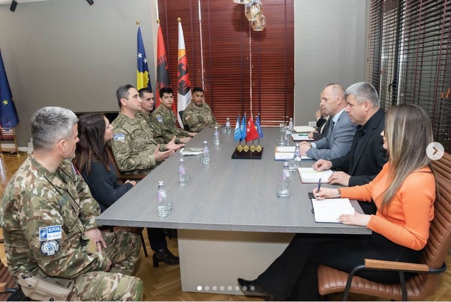 LADROVCİ, ALBAY ÖZGENÇ’İ KABUL ETTİ | KOSOVAPORT - Kosovanın Haber Portalı LADROVCİ, ALBAY ÖZGENÇ’İ KABUL ETTİ | KOSOVAPORT - Kosovanın Haber Portalı